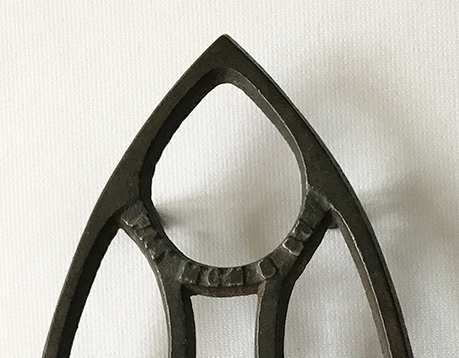 Two flat iron roller stands, circa 1887 | TRIVETOLOGY