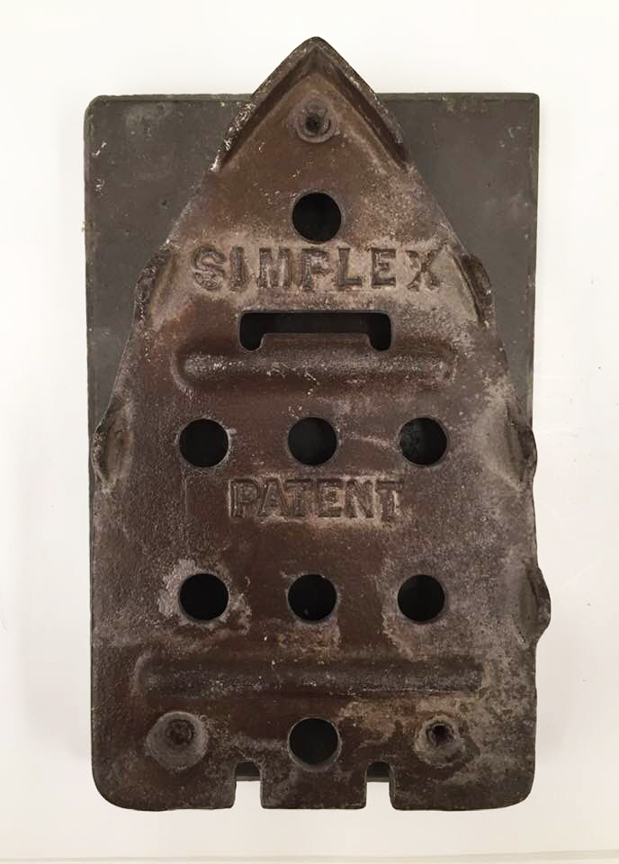 The Simplex Electric Flat Iron Stand | TRIVETOLOGY