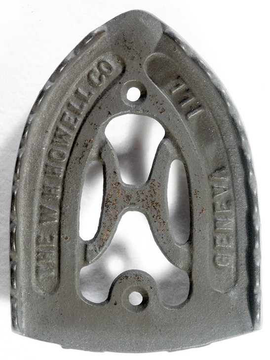 W. H. Howell Company sad iron stands | TRIVETOLOGY