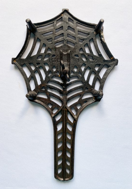 Trivets with a spider theme | TRIVETOLOGY